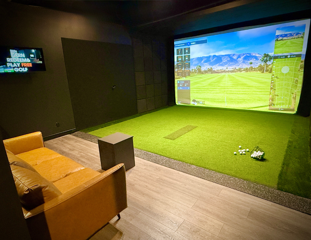 Guelph Indoor Golf Driving Range with Simulators & Screen